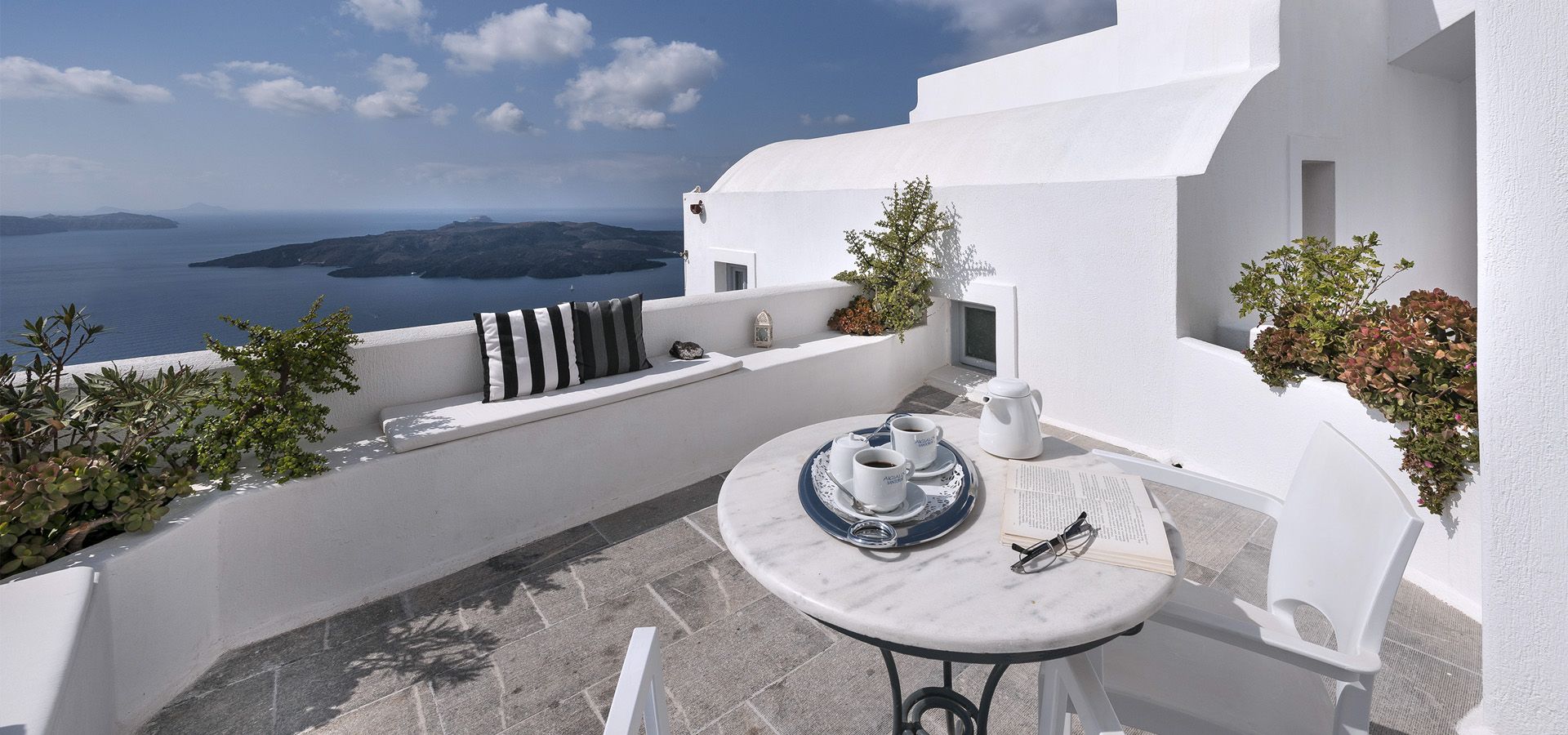 Volcano & Sea View Suites – Aigialos Santorini | Calderafront Luxury
